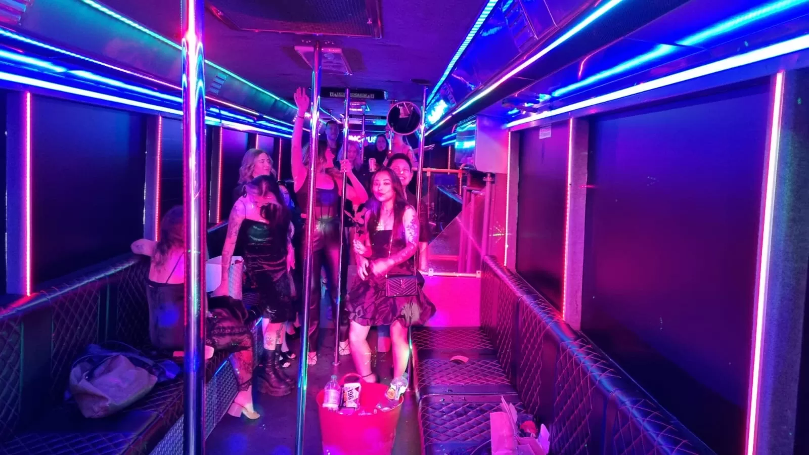 Party Buses Sydney | Hen’s Party Bus